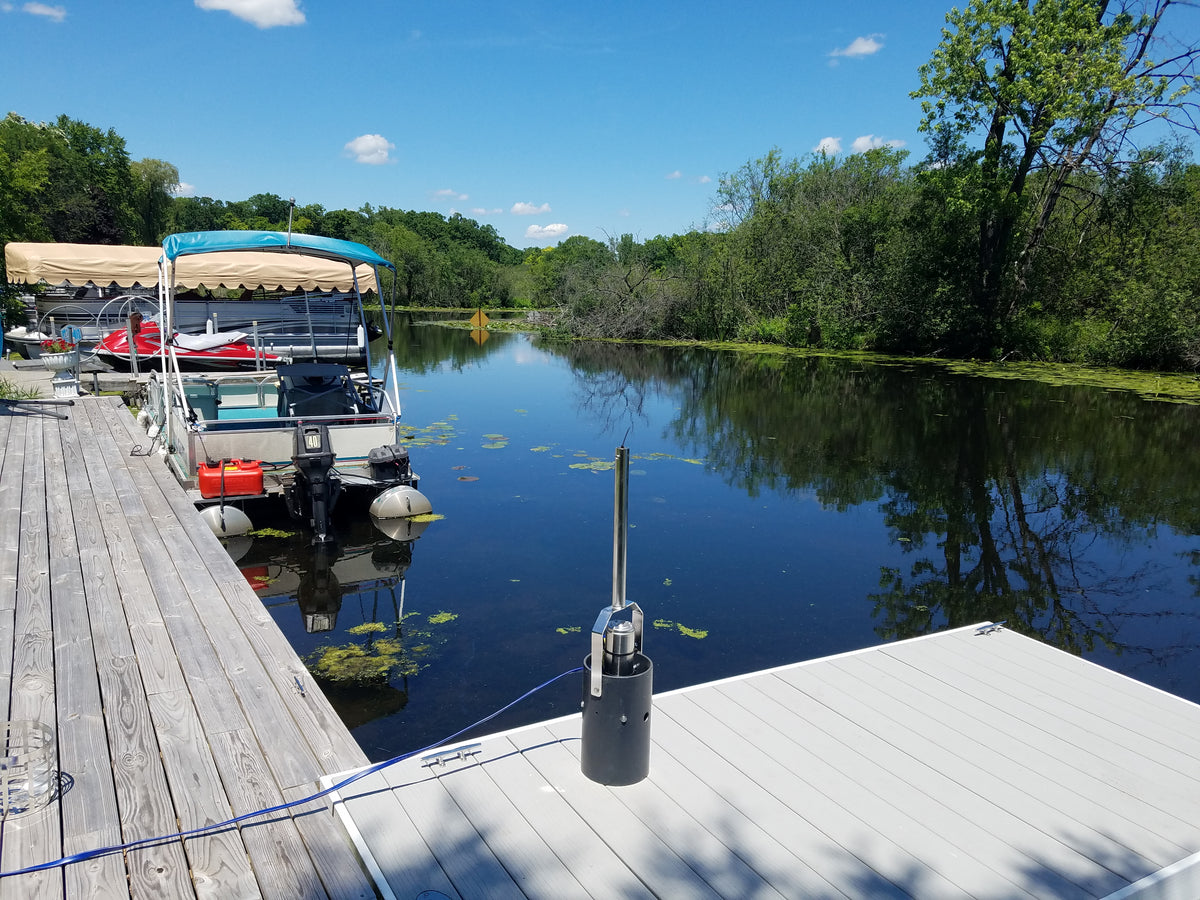 Scott Aerator: 115 Volt | Aquasweep | Dock Mount | Water Circulator ...